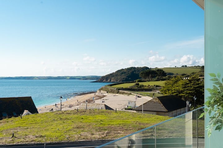 24 The Liner - Penryn