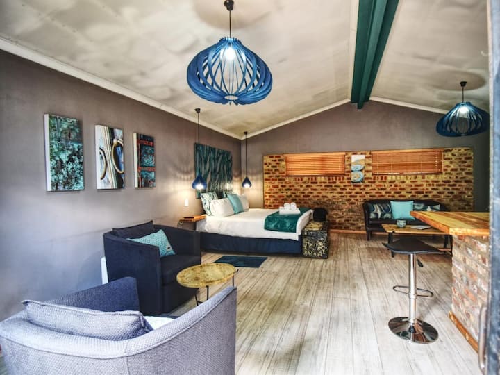 Studio - Square Roots - Clarens