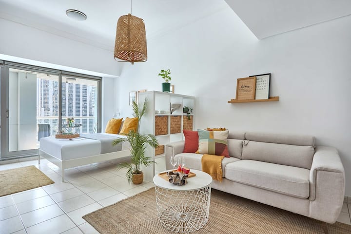 Stylish Studio With Lake Views In Jlt - Sleeps 3! - Dubaï
