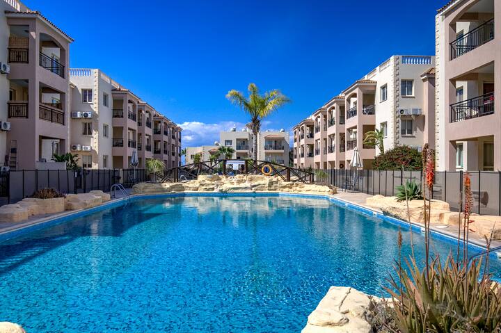 Royal Secret Amazing Location 2 Bed Apartment - Paphos