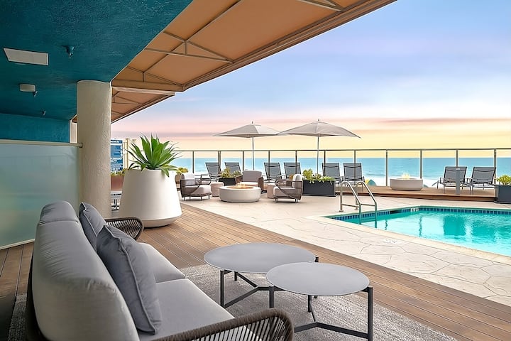 2 Units, Courtyard 2 Queen At Beach Terrace, Pool - Carlsbad, CA