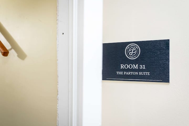 The Parton Suite - Luray, VA