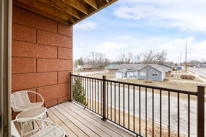 Trailside Charm | Tart Trail | Downtown | - Traverse City, MI
