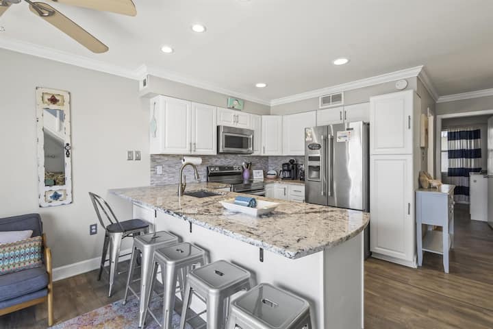 Beach Walk 12  Affordable And Cozy Getaway - Gulf Shores, AL
