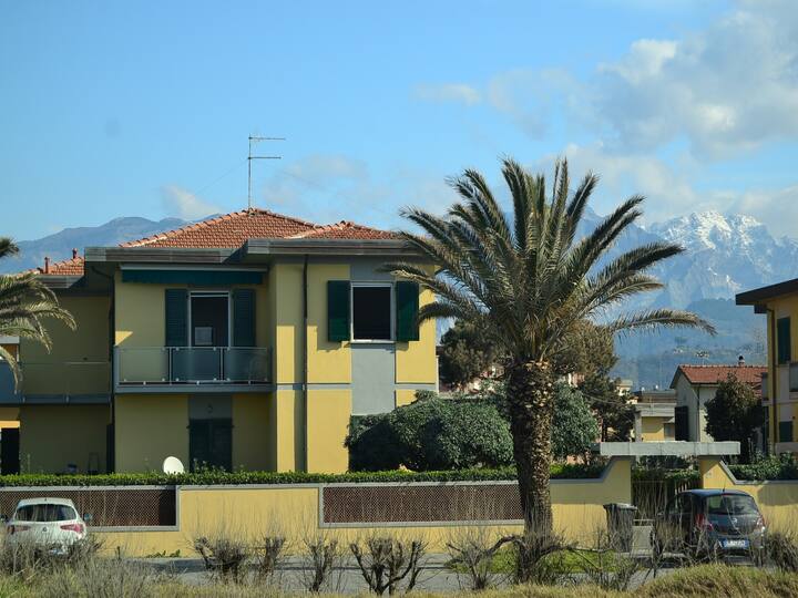 Maison De Vacances à Carrare Avec Terrasse - Marina di Massa