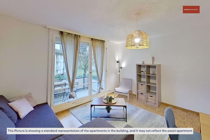 Basic 3-br Apartment With Balcony Access - Zürich