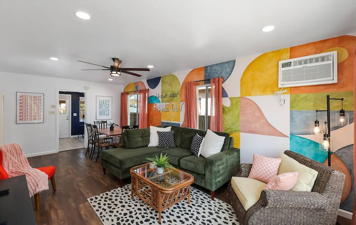 2 Homes In One!  2 Kitchens Huge Outdoor Retreat - La Mirada, CA