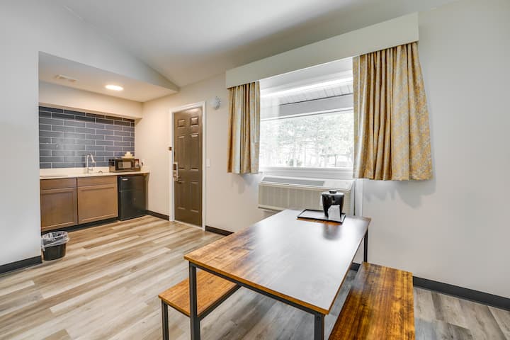 1 Mi To Riverfront: Sleek Port Huron Studio - Sarnia