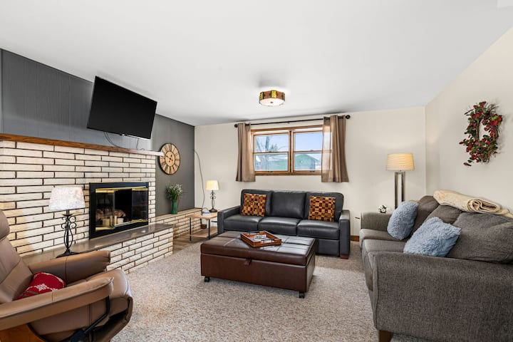 Whitehouse Retreat Suite | Near River & Duluth - Duluth, MN