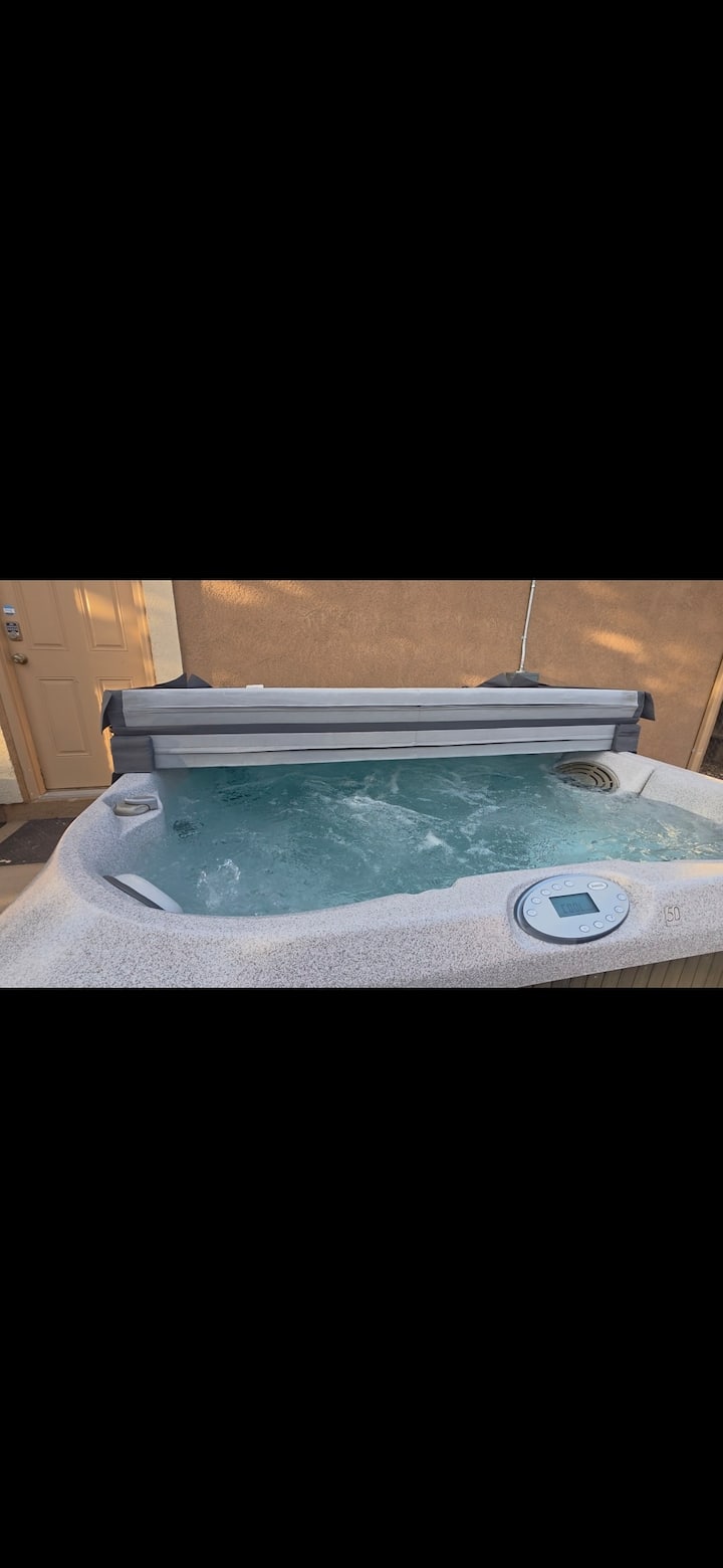 Purple Mountain Majestic Retreat - Colorado Springs, CO