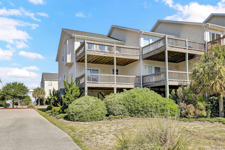 Cozy Retreat With Beach Access - Surf City, NC