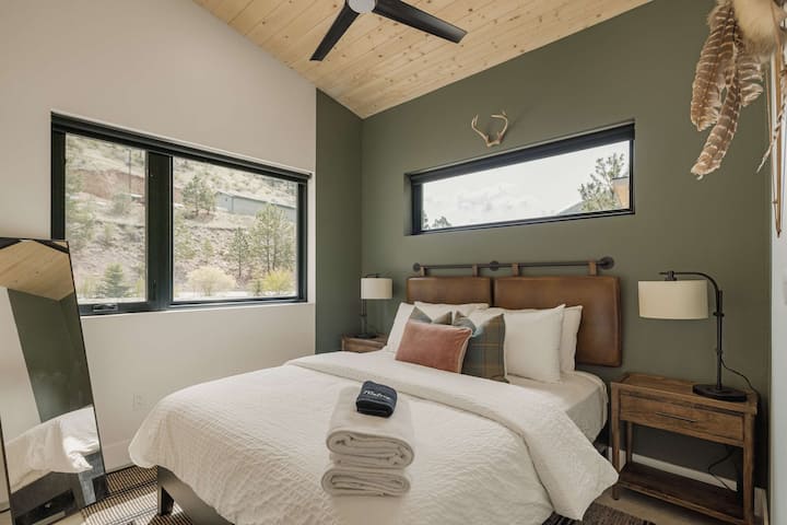 Bow & Arrow, Creekside Sauna, Cold Plunge - Colorado