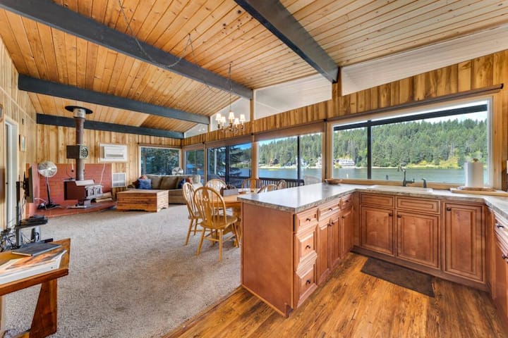 Waterfront Cabin W/ Private Beach & Dock - Coeur d'Alene, ID