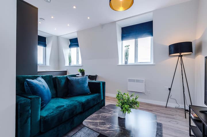 Stunning 1 Bedroom Apartment In Central Southport - Southport