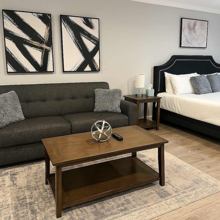 Urban Studio Hideaway - Loyola - Chicago