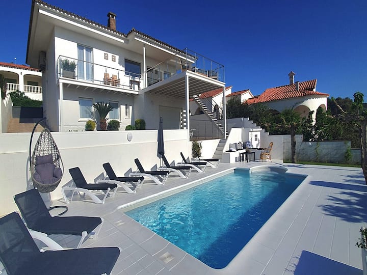 Appartement, à 350 Mètres De La Plage De Riells - L'Escala