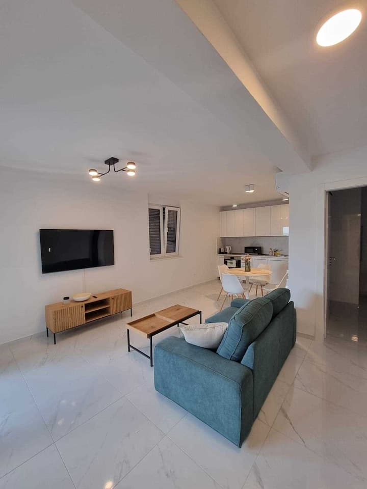 Twobedroom Apartment With Balcony And Sea View-a4 - Vir