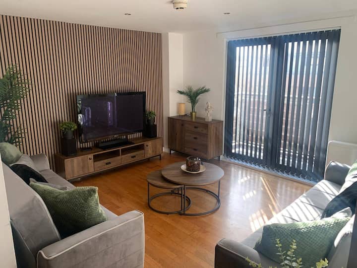 2 Bed Flat - Sleeps 6 - Parking - Wifi - Liverpool, UK