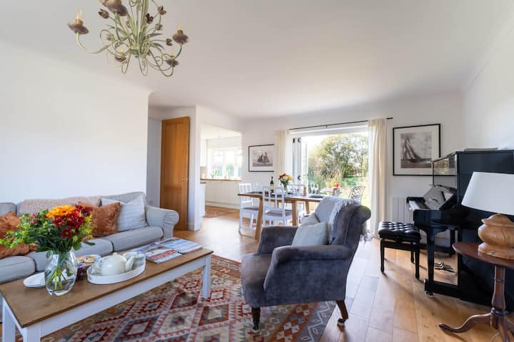 Quiet, Forest Home Nr Lymington - Rowes Cottage - Lymington