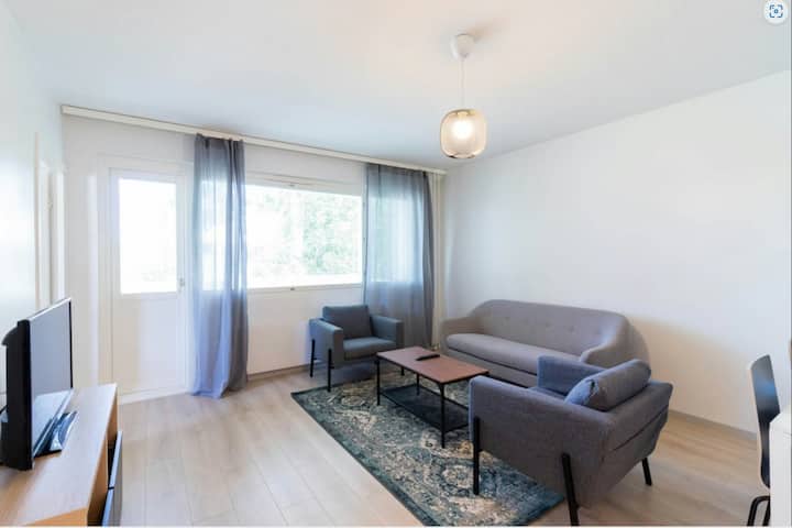 Bright Apartment For 6 Guests - Helsinki