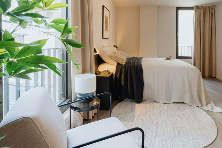 Cozy First-floor Suite With Kitchenette And Walk-i - Amberes, Bélgica
