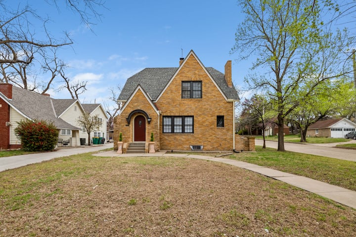 Bilbos Cottage 3 Bed 2 And A Half Bath Home In Col - Wichita