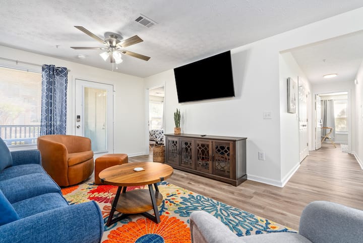 Sweet Home Au Condo  2 Mins To Downtown & Stadium - Auburn, AL