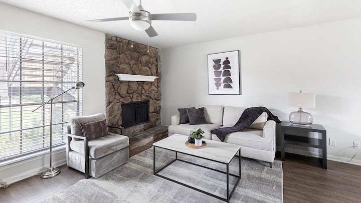 Landing | Amazing 2bd, Courtyard, Pool - Corinth, TX