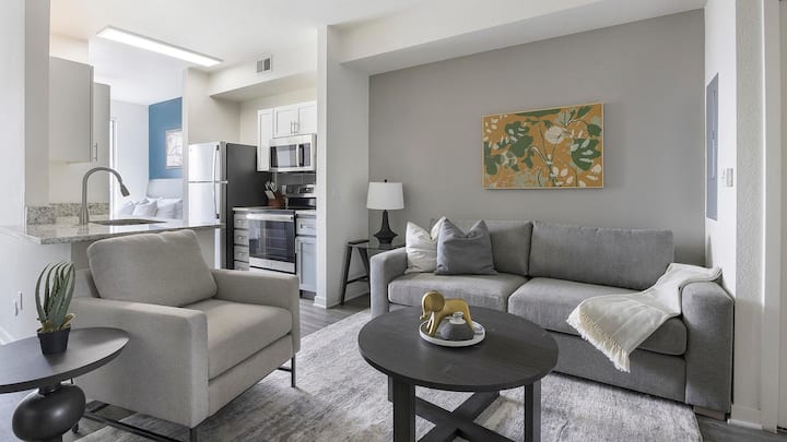 Landing | Stylish Studio, Rooftop Lounge - Tempe, AZ