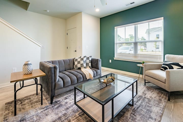 Landing | Stunning 3bd, Clubhouse, Pool - Leland, NC