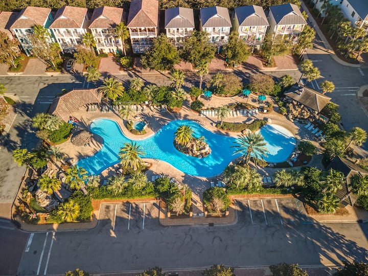 Summer 4br Getaway,walk 2 Beach, Pool, Golf Cart - Destin, FL