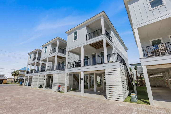 Whimsical Way- 4/4, New, Pool, Ev Charger, Beach - Gulf Shores, AL