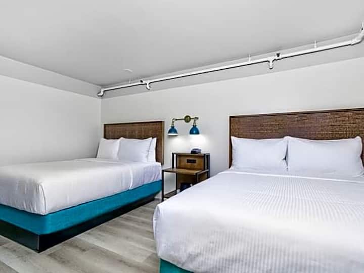 2 Modern Units With Heated Pool Near San Francisco - San Francisco, CA