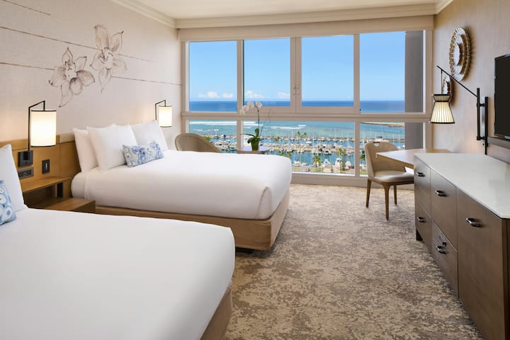 Tranquil 2 Queen Beds Room | Overlooking The Ocean - Honolulu, HI