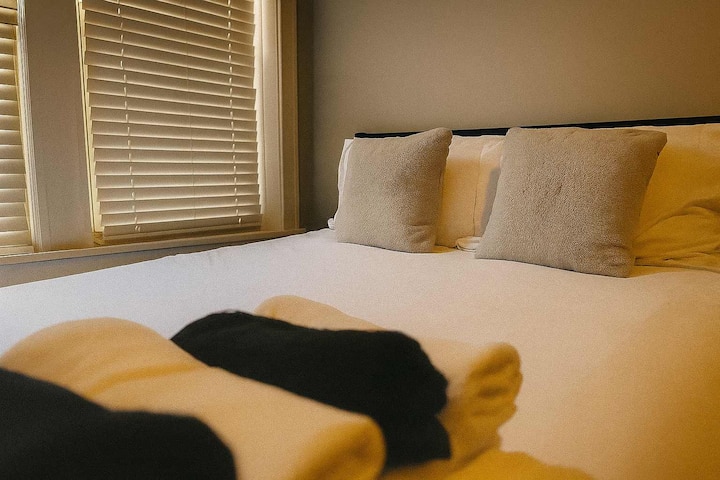 Cozy Studio In Portage Park - Niles, IL