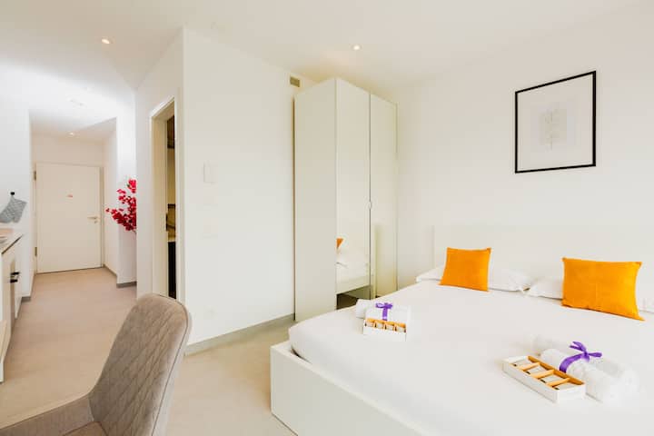 {Suite 405} Business Room, Gym, Modern, Relax - Lugano