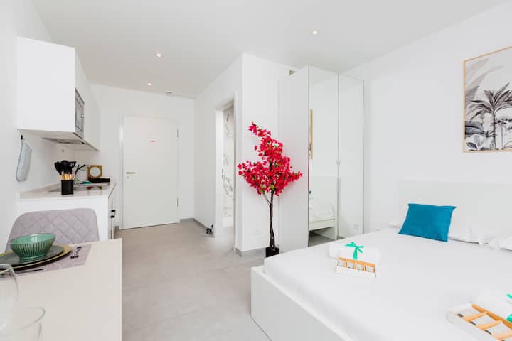 {Suite 409} Business Room, Gym, Modern, Relax - Lugano