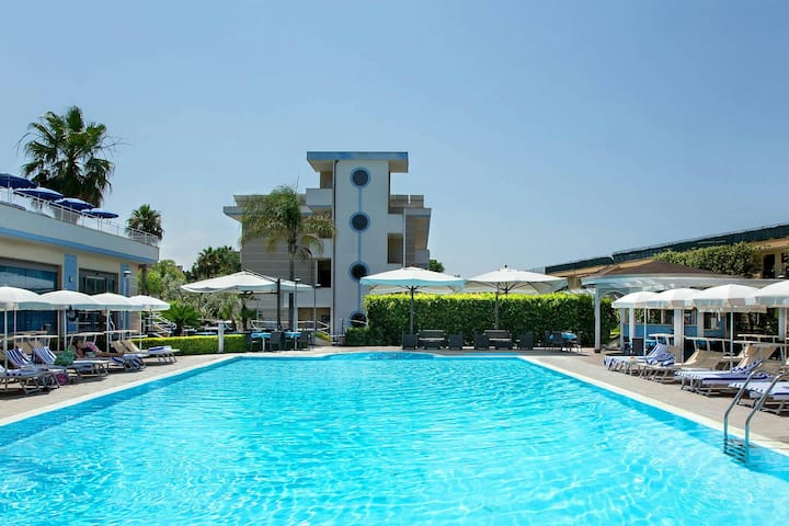 Classy Superior Room For Relaxation - Castel Volturno