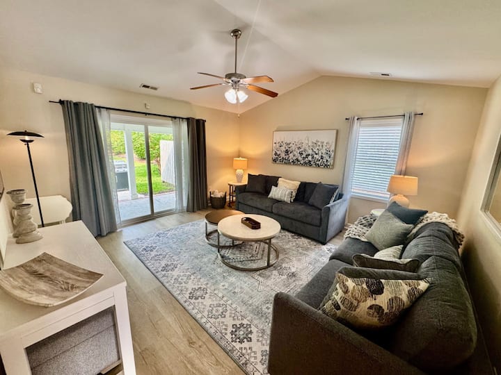 Beaufort Bungalow, 3 Bedroom W/ All New Furniture - 보퍼트