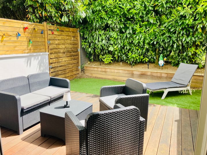 Appartement Avec Jardin Chaleureux Et Raffiné - La Rochelle