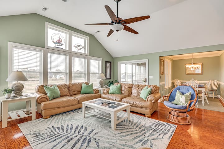 Steps To Beach: Gem W/ Views & Dock In Oak Island - Oak Island, NC