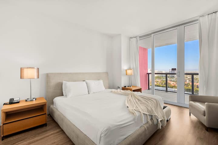 Coastal Charm – Beach Services - 17th Floor - Hallandale Beach, FL