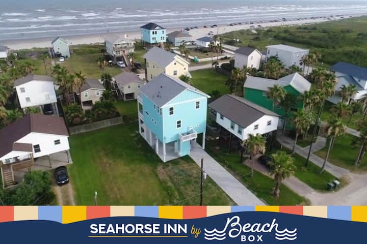 Coastal Charm W/ Ocean Views & Beach Access - Galveston, TX