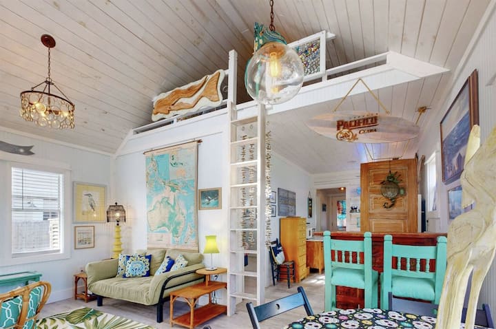 Aloha Cottage - Shops Food Beach - Port Aransas, TX