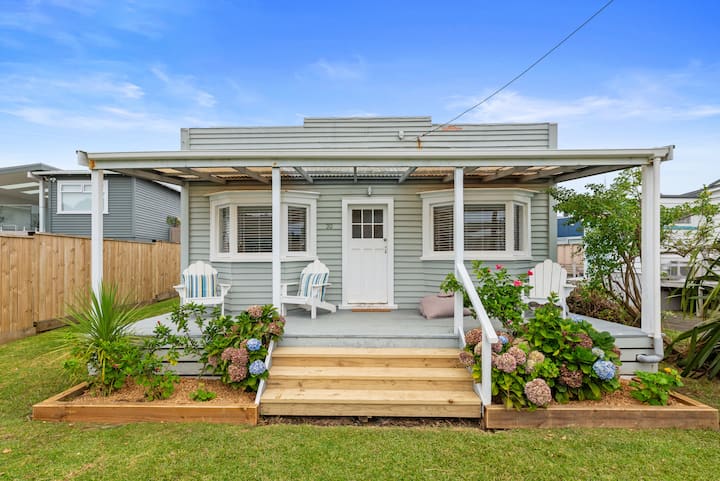 The Wallnutt Nook - Waihi Beach Holiday Home - Waihi