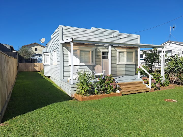 The Wallnutt Nook - Waihi Beach Holiday Home - ワイヒ・ビーチ
