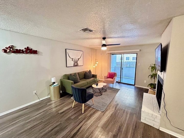 Posh King Pad | Pool10 Min Atx! - Austin, TX