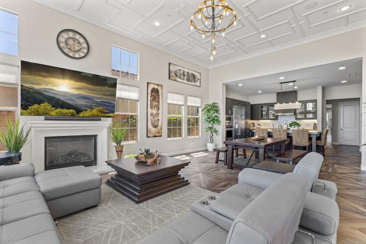 Azalea! Luxury And Comfort! Walk To Ernies! - La Quinta, CA