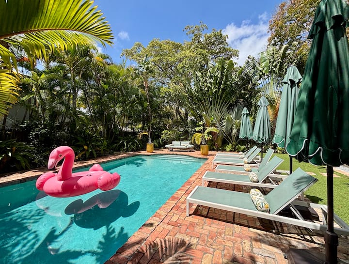 The Grove Club: Stylish, Elegant W/ Heated Pool - West Palm Beach, FL
