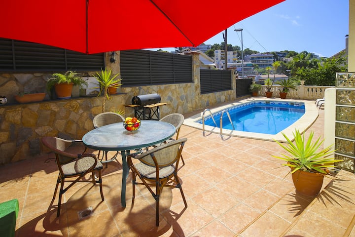 Pins Villa - Planetcostadorada - Salou